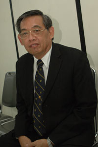 Rektor Ubaya Jadi Guru Besar - Universitas Surabaya (UBAYA)