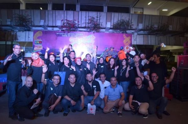 Alumni FBE Nostalgia Ala 1990-an - Universitas Surabaya (UBAYA)