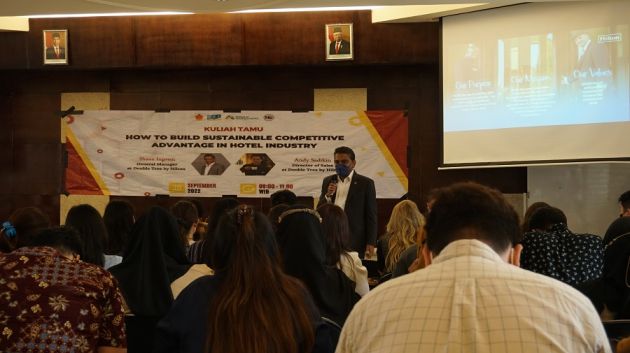 FBE Ubaya Gelar Kuliah Tamu Demi Memajukan Industri Perhotelan ...