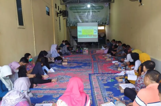 Ubaya beri penyuluhan budi daya tanaman toga warga Kampung Rimpang ...