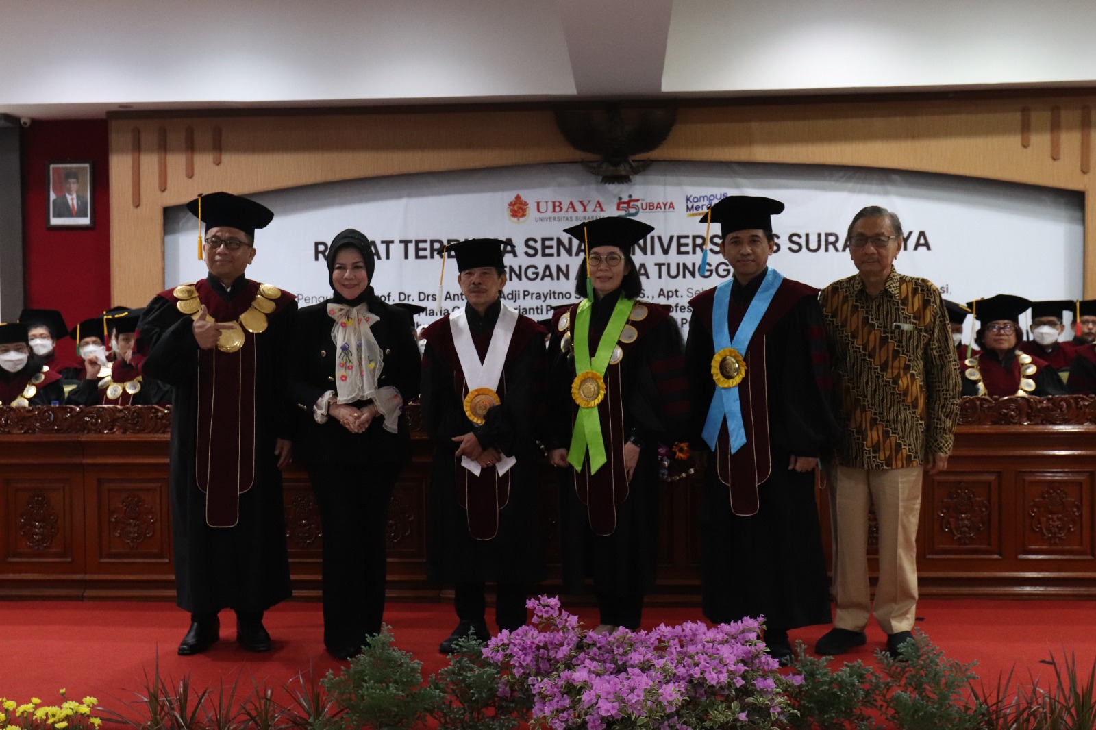 Berbangga, Ubaya Kukuhkan Tiga Guru Besar dan Targetkan 55 Guru Besar ...