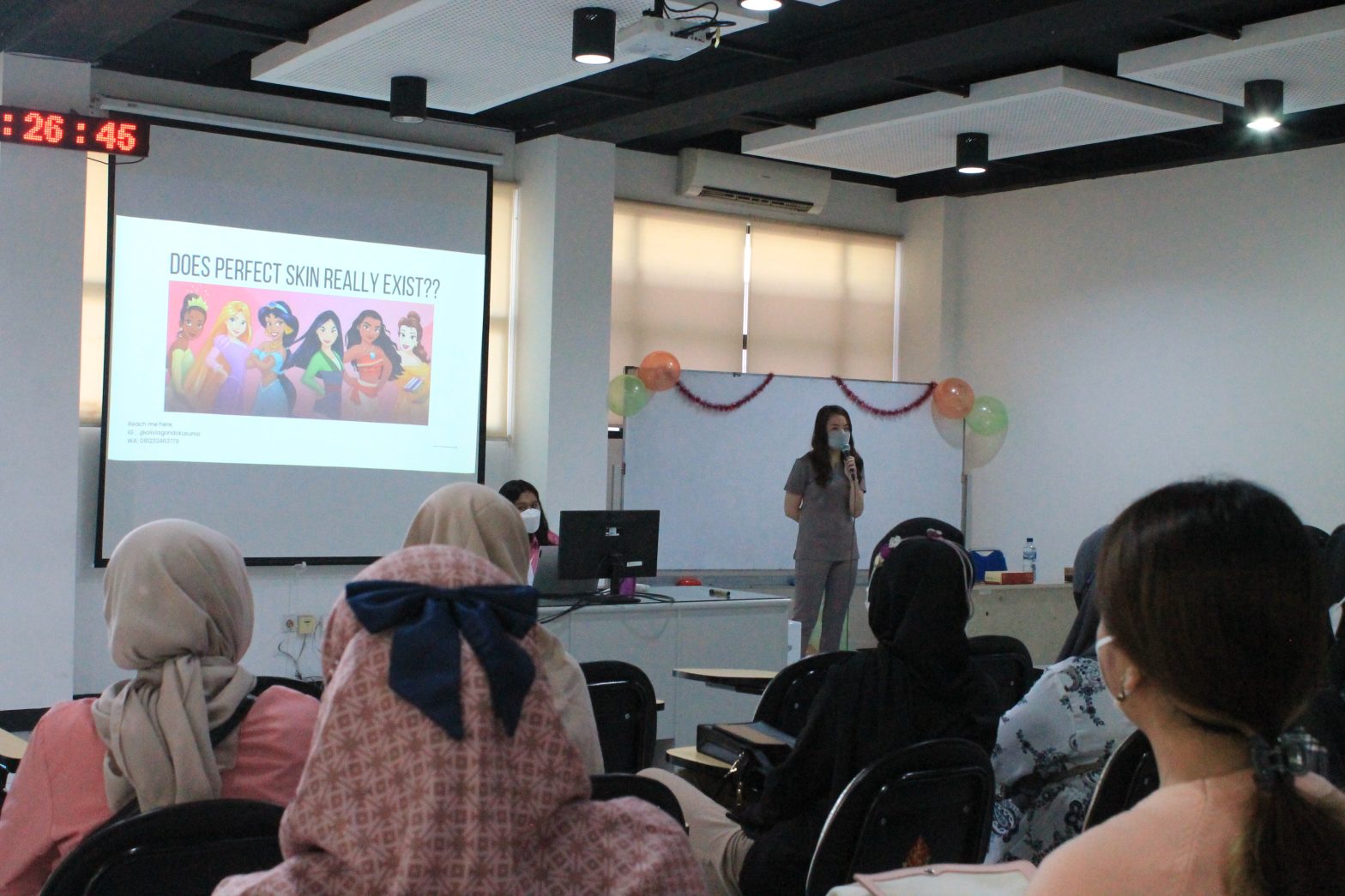 Adakan Seminar dan Beauty Class, Bahas Kesehatan dan Perawatan Kulit - Universitas Surabaya (UBAYA)