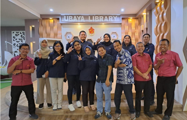 Mahasiswa Pascasarjana UGM Belajar Desain Ruang - Universitas Surabaya (UBAYA)