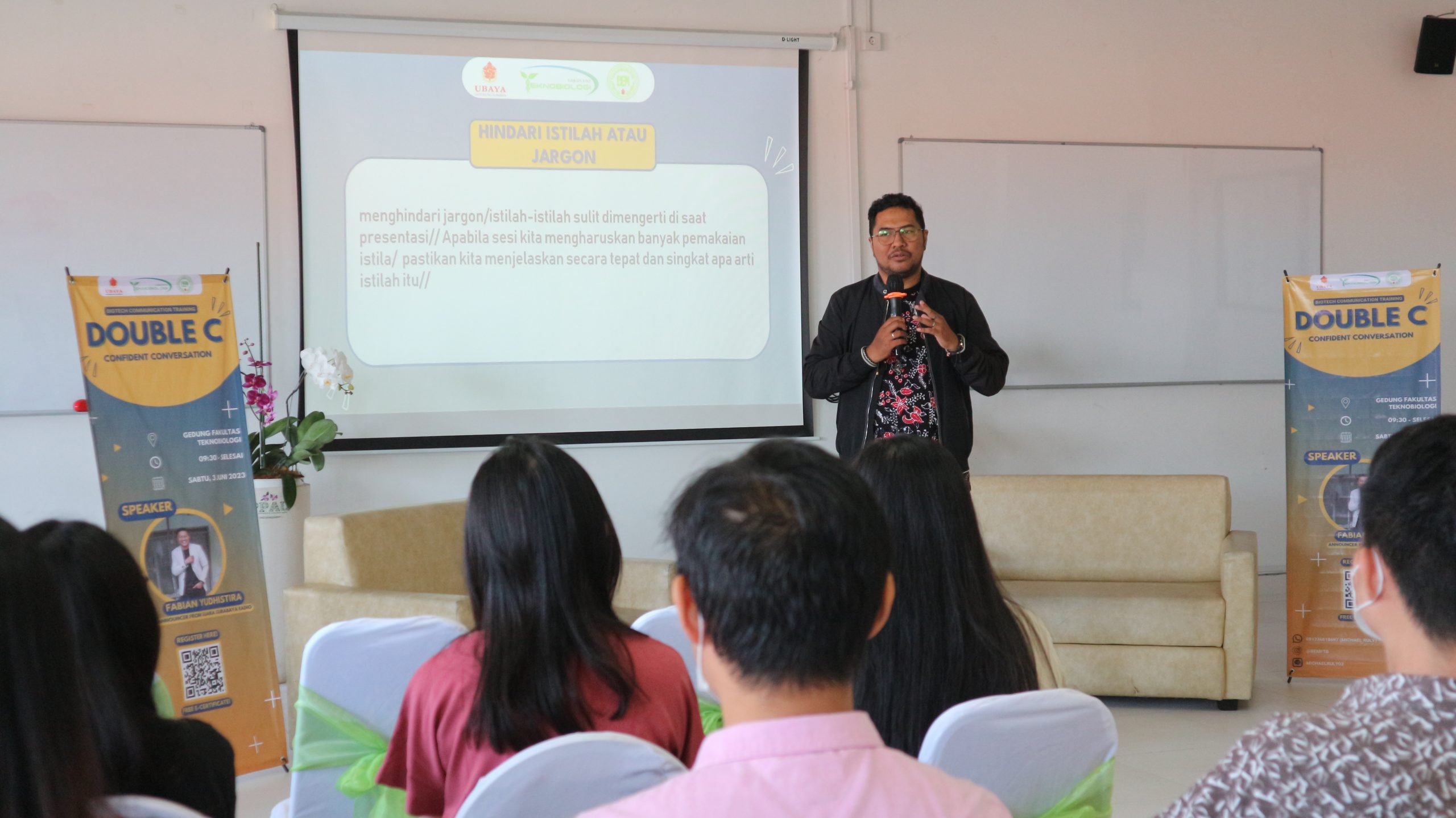 Melatih Kemampuan Public Speaking melalui Biotech Communication ...