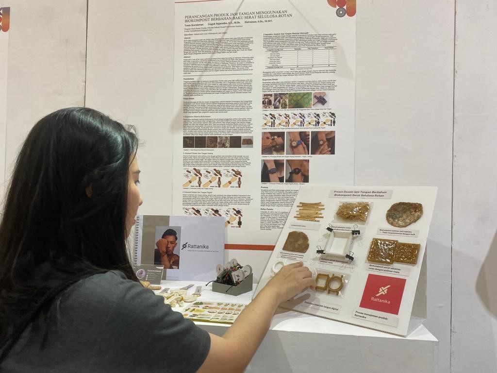FIK Ubaya Gelar Pameran Produk Tugas Akhir, Tampilkan 22 Karya ...