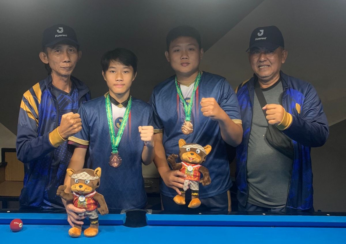 Perdana Tanding, Mahasiswa Ubaya Sabet Medali Perunggu Cabor Biliar ...