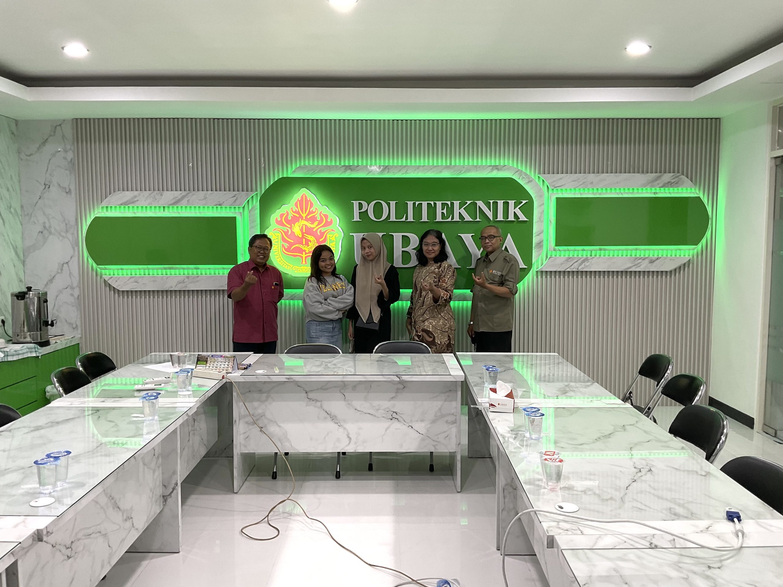 Mahasiswa Unpad Medan Lakukan MBKM di Politeknik Ubaya - Universitas ...