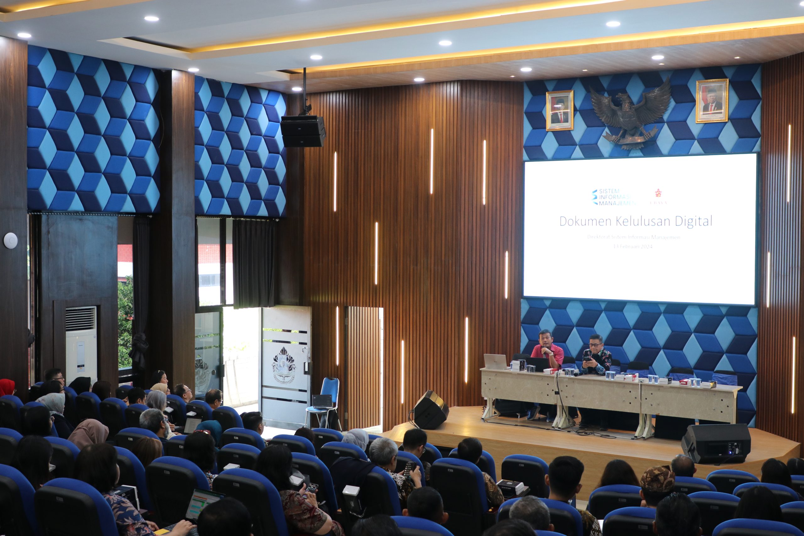 Auditorium Pascasarjana Ubaya Resmi Difungsikan - Universitas Surabaya ...