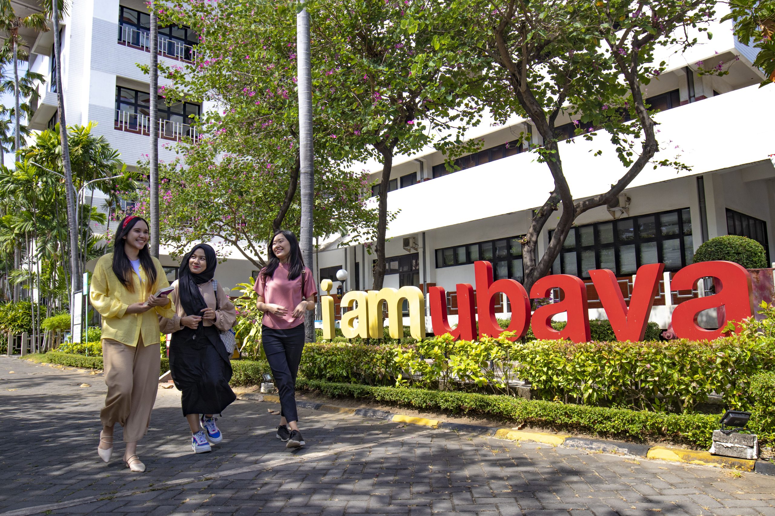 Mengurai Lapisan Bumi lewat Nature Box - Universitas Surabaya (UBAYA)