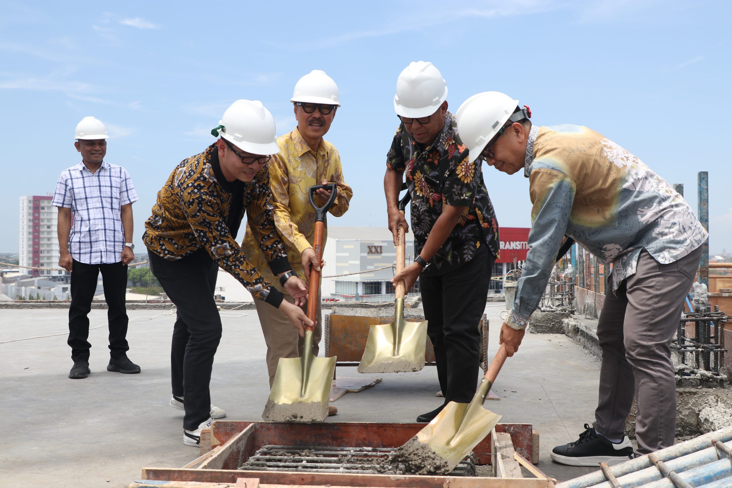 Gedung Baru FK dan FIK Topping Off, Bentuk Komitmen Ubaya Tingkatkan ...